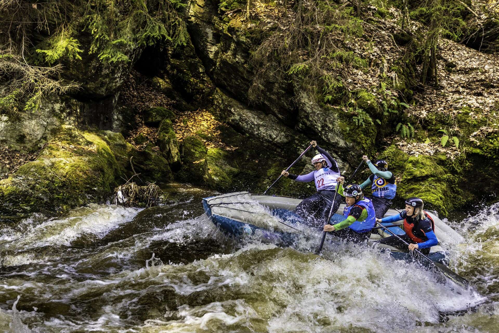 6 rad, kterých byste se měli držet, když vyrazíte na raft - neverdie.cz